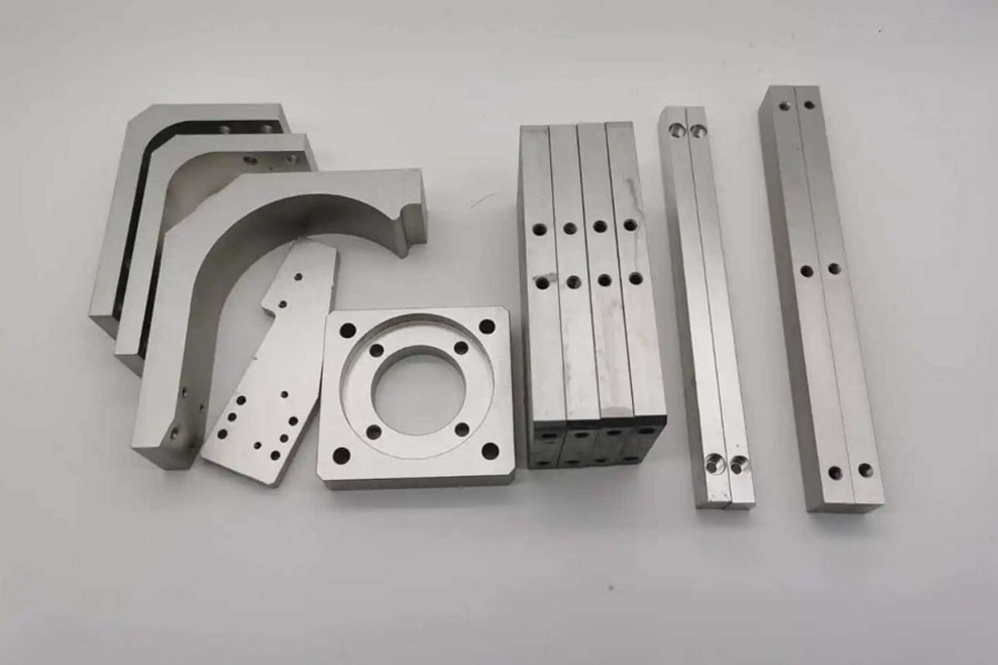 1-500 PCS Small Batch CNC Machining Services In China | Be-cu.com