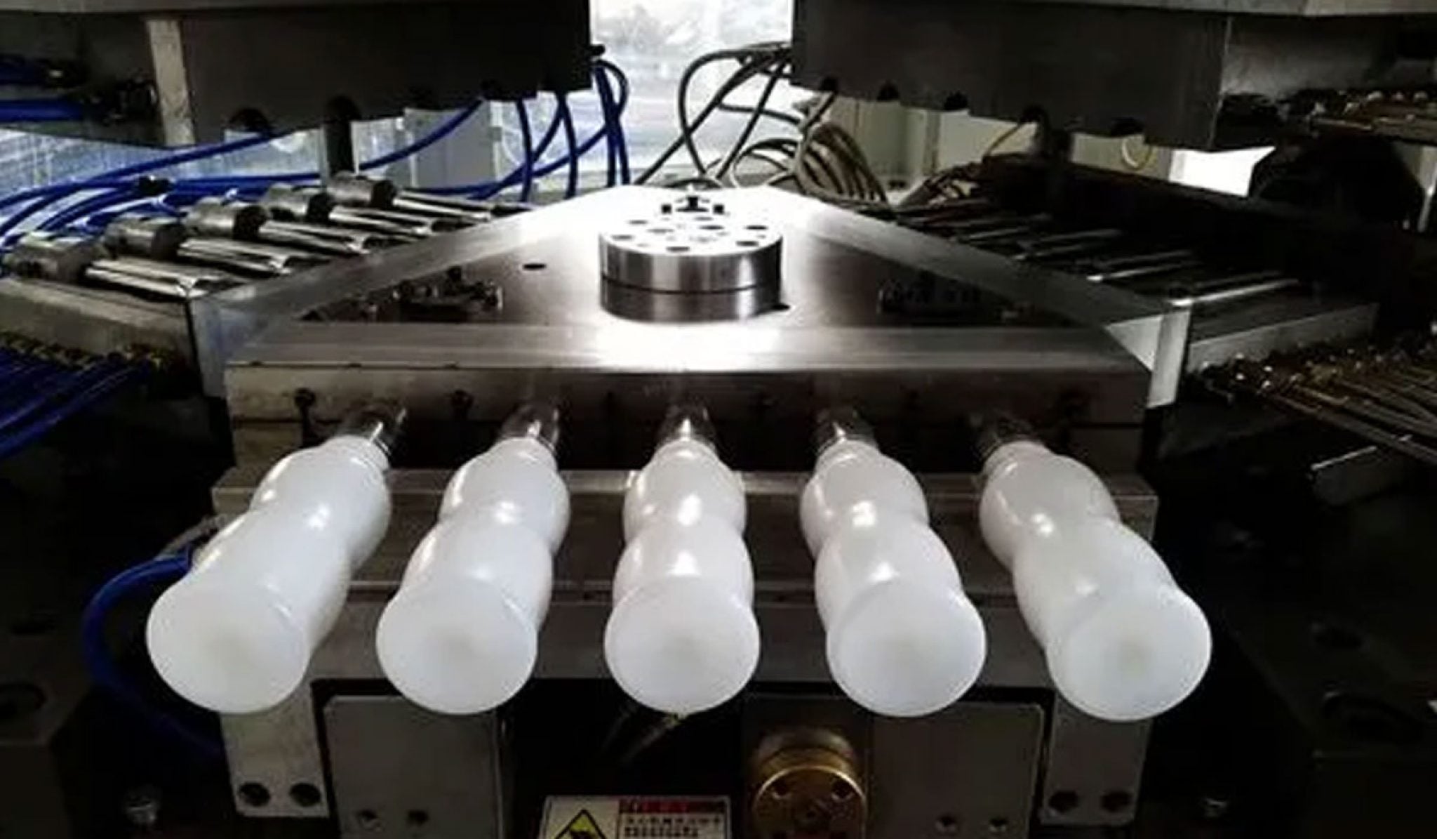 The PET Bottles Production Process By Blow Molding | Be-cu.com