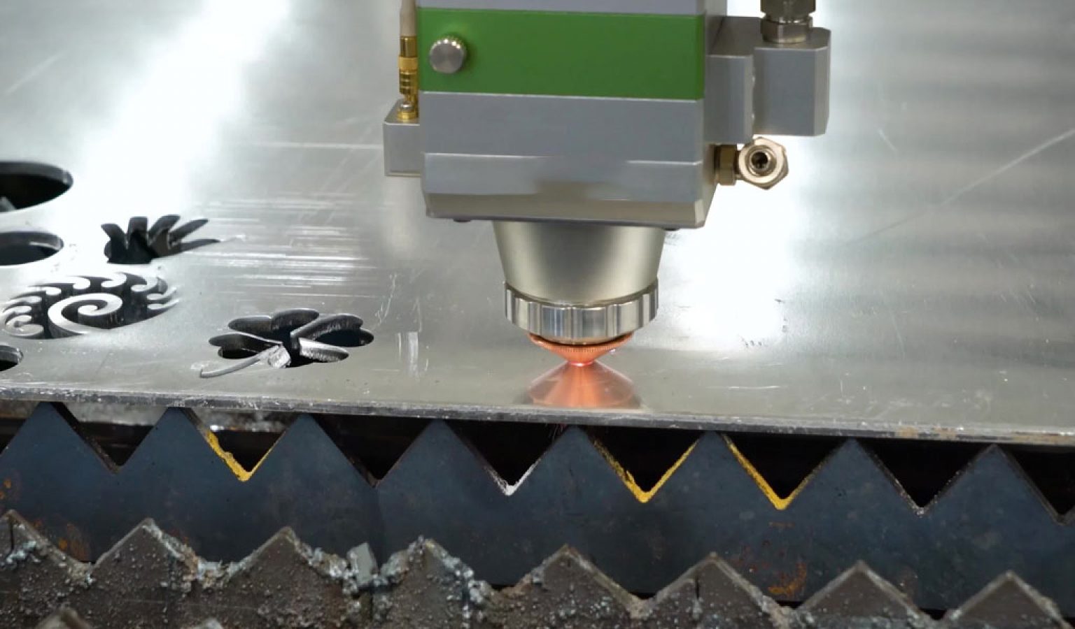 TOP 10 Best Way To Cut Sheet Metal | Be-cu.com
