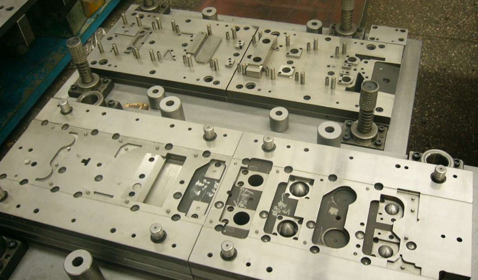 Metal Stamping Mold | Precision Stamping Die,Tooling and Mold Parts